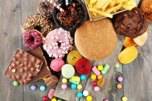 ¿Qué es peor para nuestra salud? ¿La grasa o el azúcar? - Mejor con Salud