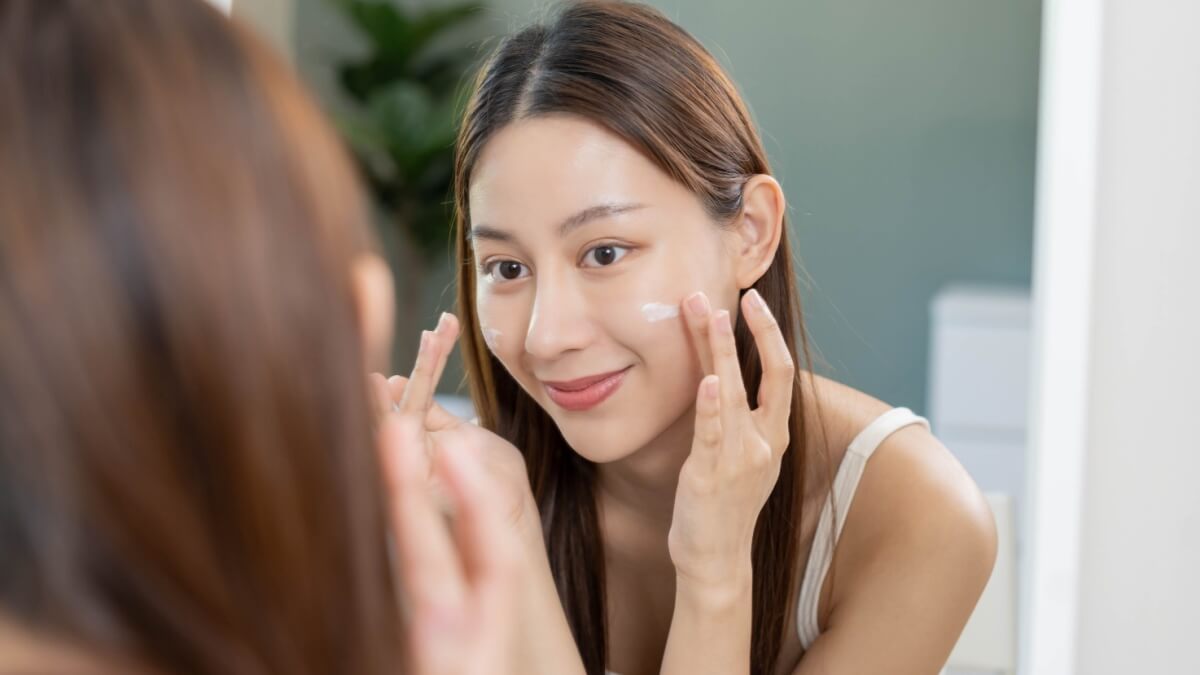 Rutina facial coreana de 10 pasos para tener una piel de porcelana - Mejor con Salud