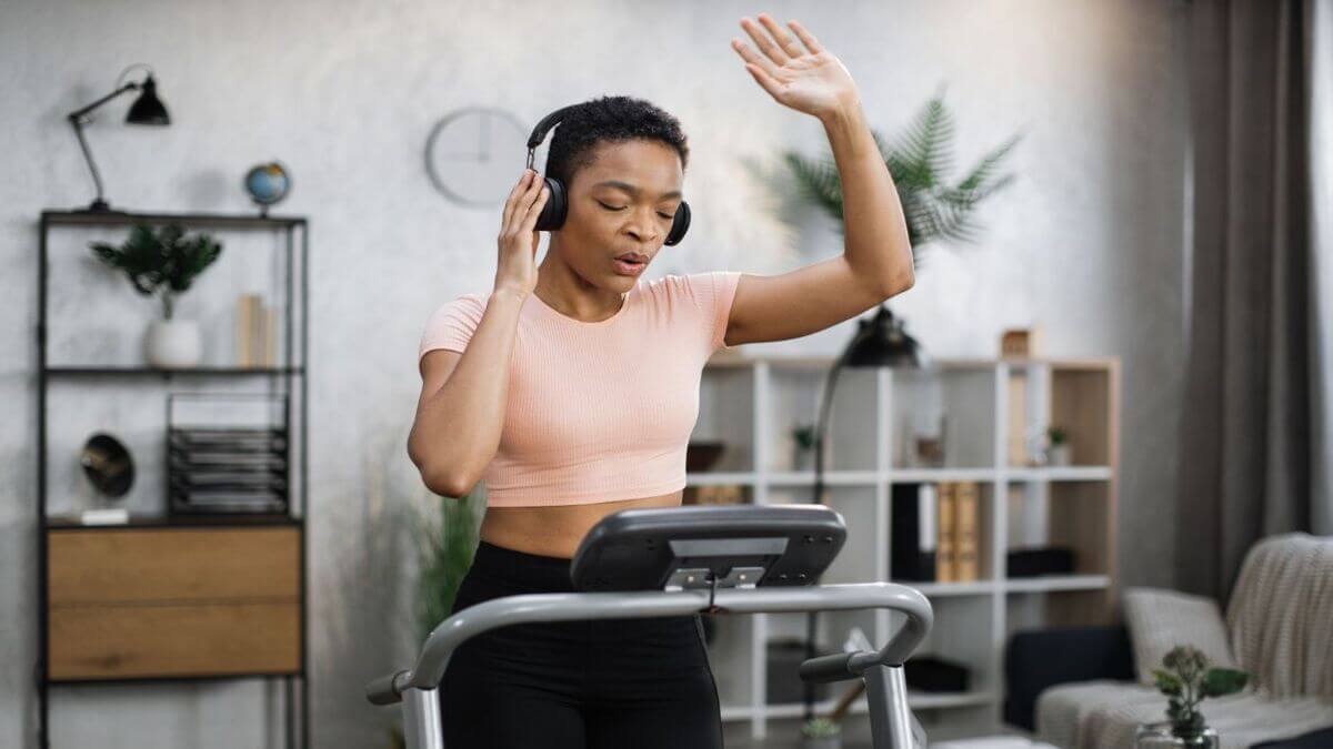 «Cozy cardio»: de qué se trata este ejercicio que es viral en TikTok ...